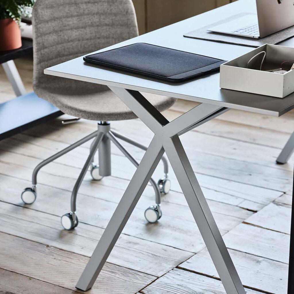 MIDJ: Dama H73 Desk | Michelangelo Designs